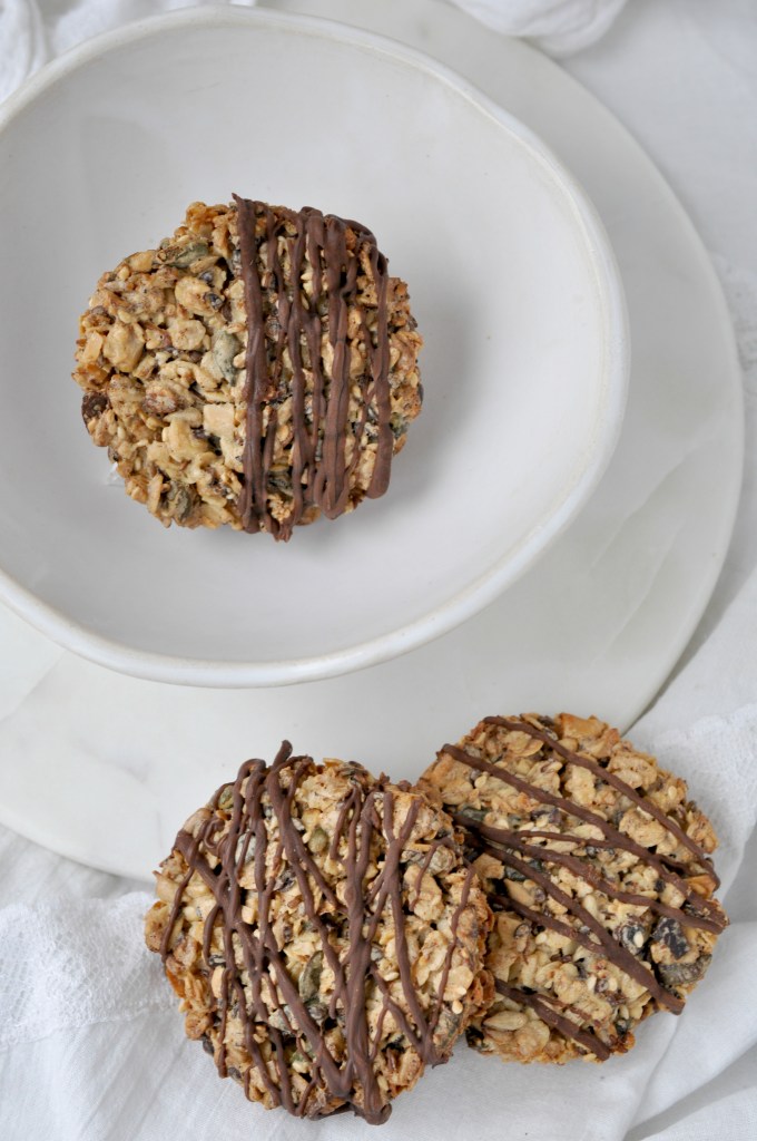 Veselīgie auzu pārslu, sēklu un riekstu cepumi – Cepam.lv